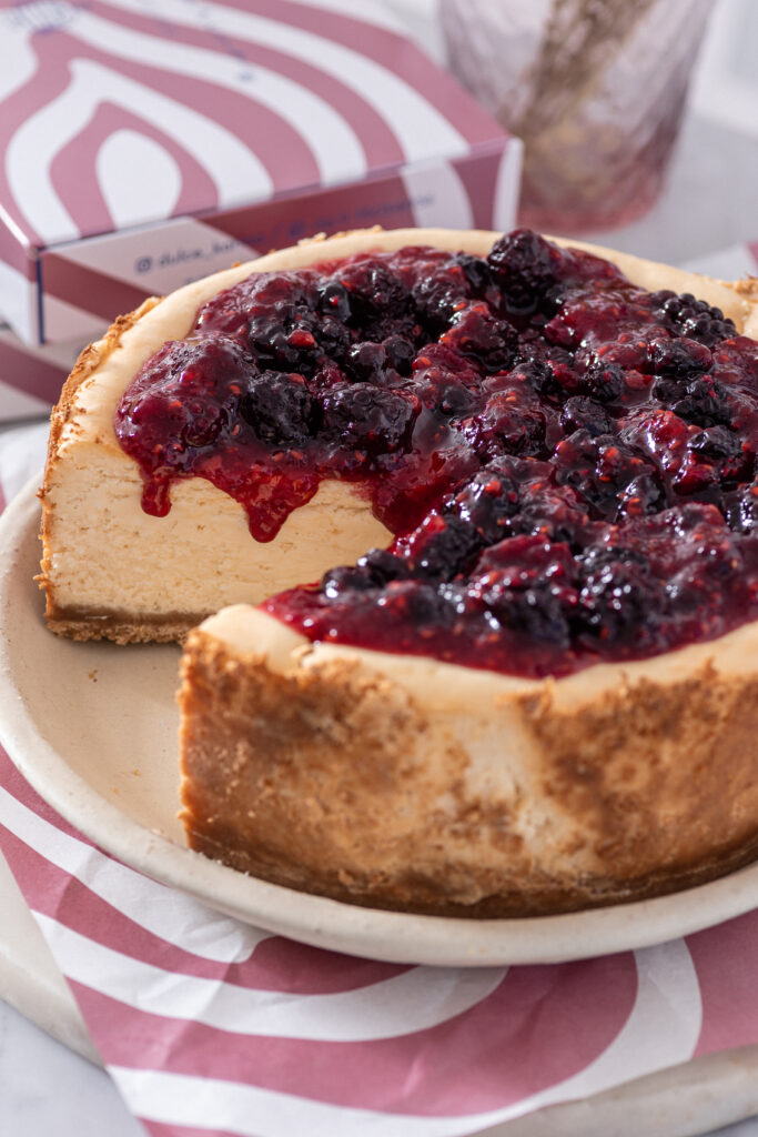 Cheesecake con salsa de frutos rojos - dulcekarina
